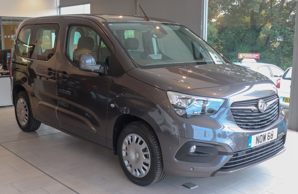 Vauxhall Combo Life E 1.5 Turbo D (100 Hp) BlueInjection